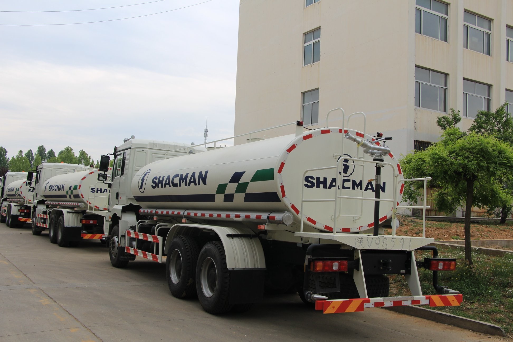 336 chevaux camion de réservoir d'eau SHACMAN F3000 Blue Water Capital ...